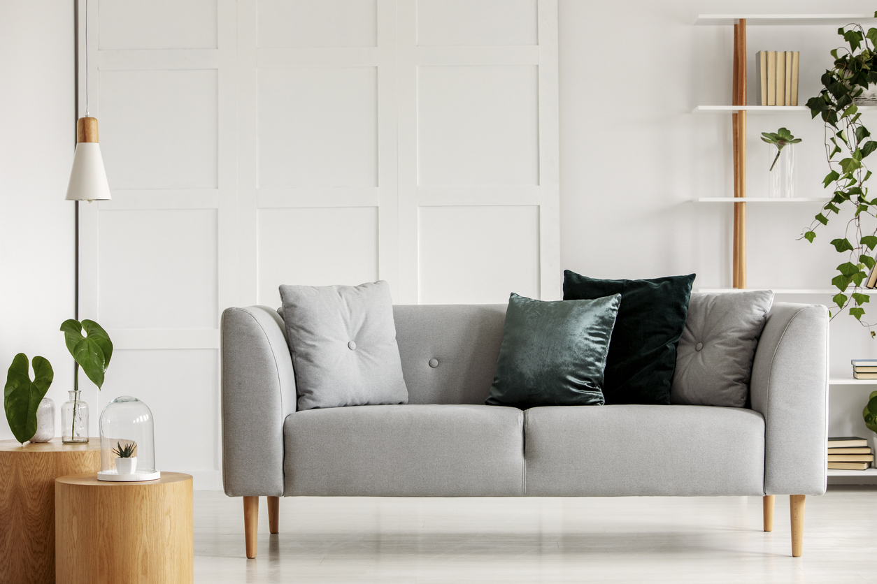 Schone Graue Couch Mit Kissen Dekorieren Ebenbild